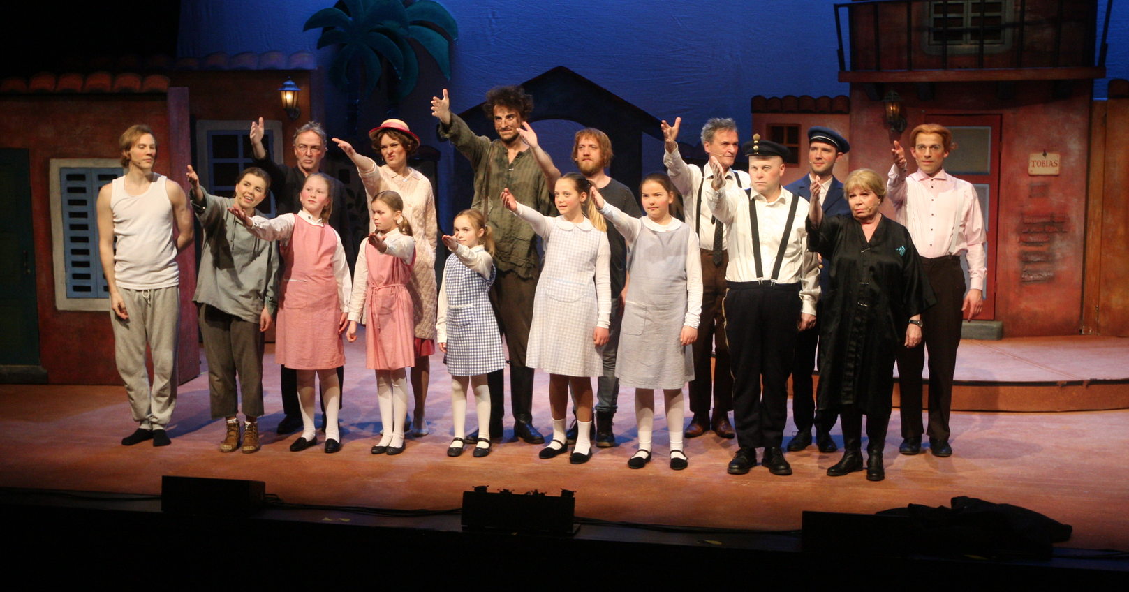 Mathilde, Emilie, Mathea, Mari, Hanna, frøken Sofie, politimester ...