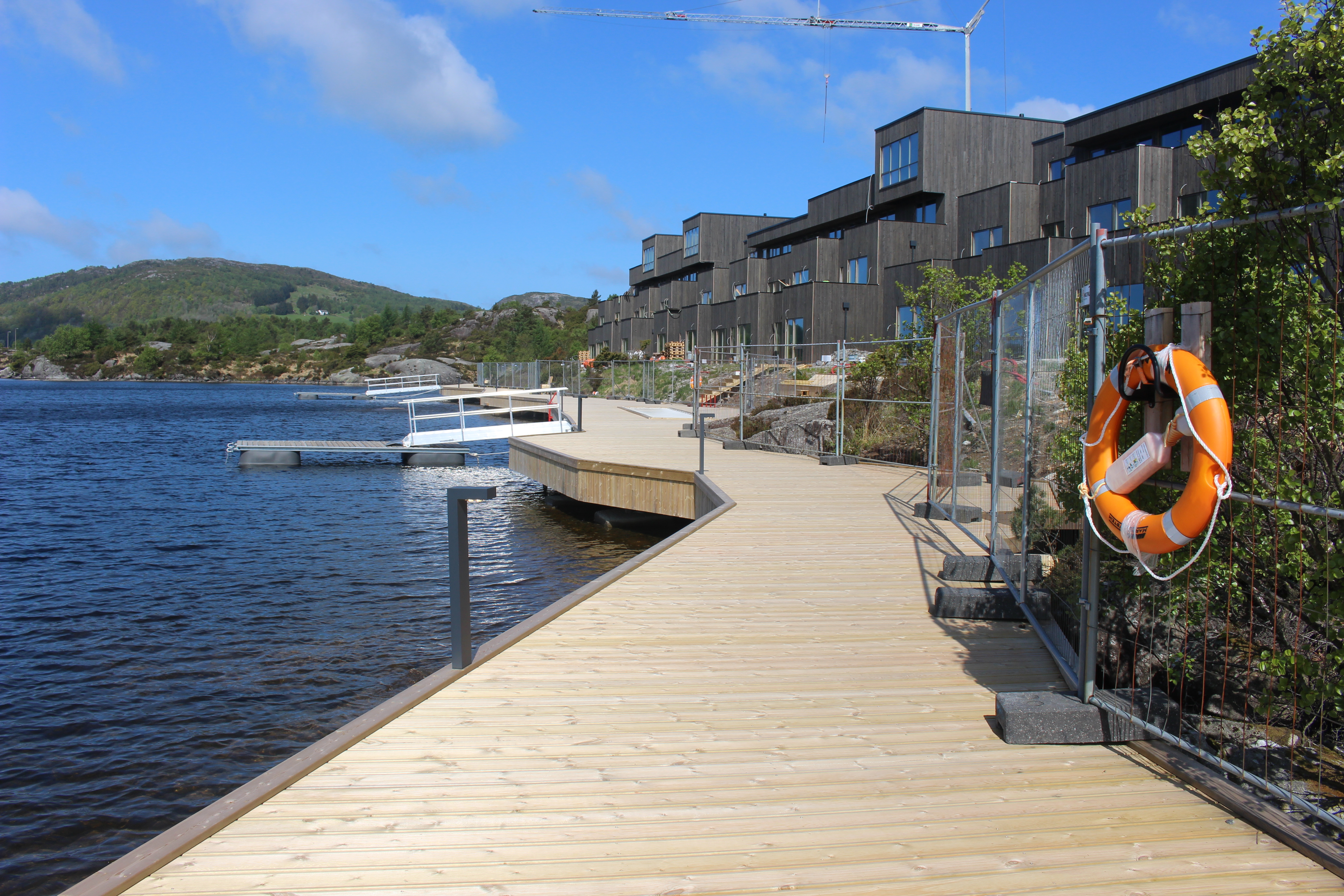 FEKK DU MED DEG DENNE?: Promenaden rundt Aksdalsvatnet klar til bruk